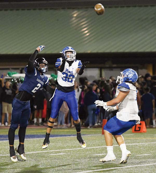 Sabers send seniors out with victory, 34-14 over Warriors | News ...